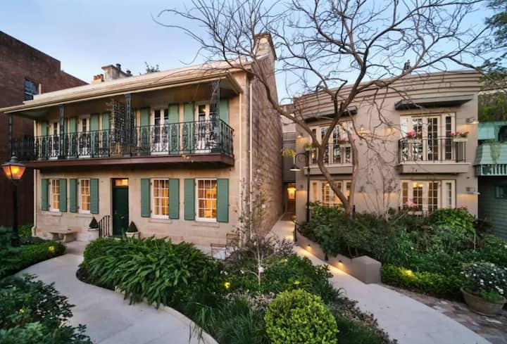 Luxury Manor In Historic Rocks Sydney Australia - Rosebery