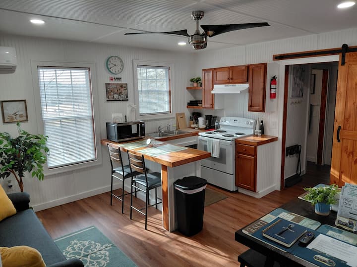 Hideaway Hill # 2
Home Away From Home!
Clayton, Ga - Clayton, GA