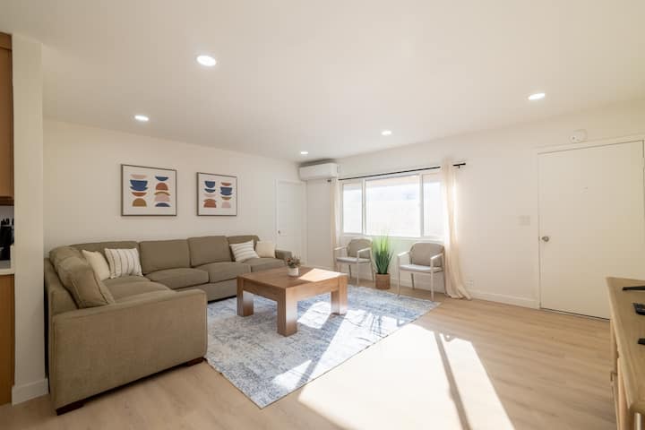 New! Contemporary 3b2b Home In Rancho - Rancho Cucamonga, CA