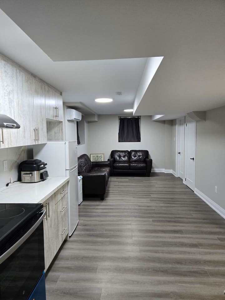 Cozy 2br Suite Near Niagara Falls, Brock Univrsity - St. Catharines