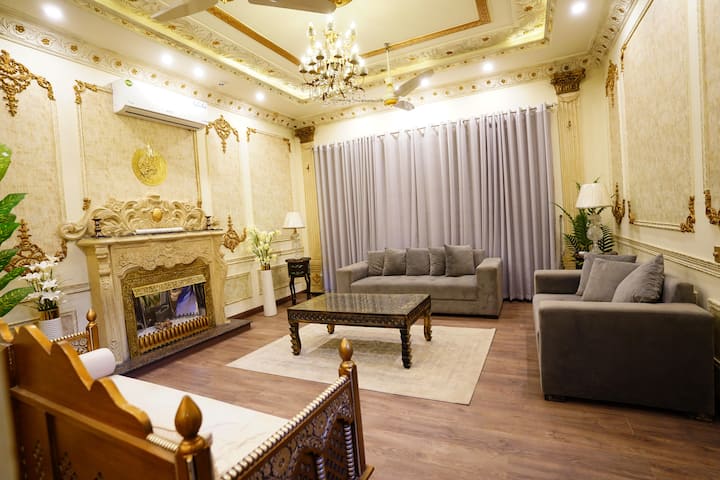 Vacation Luxury Home In Dha Phase-8 - Pakistan
