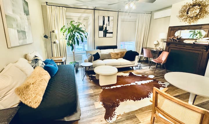 Spacious Pittsburgh Home | Walkable Central Spot - Pittsburgh, PA