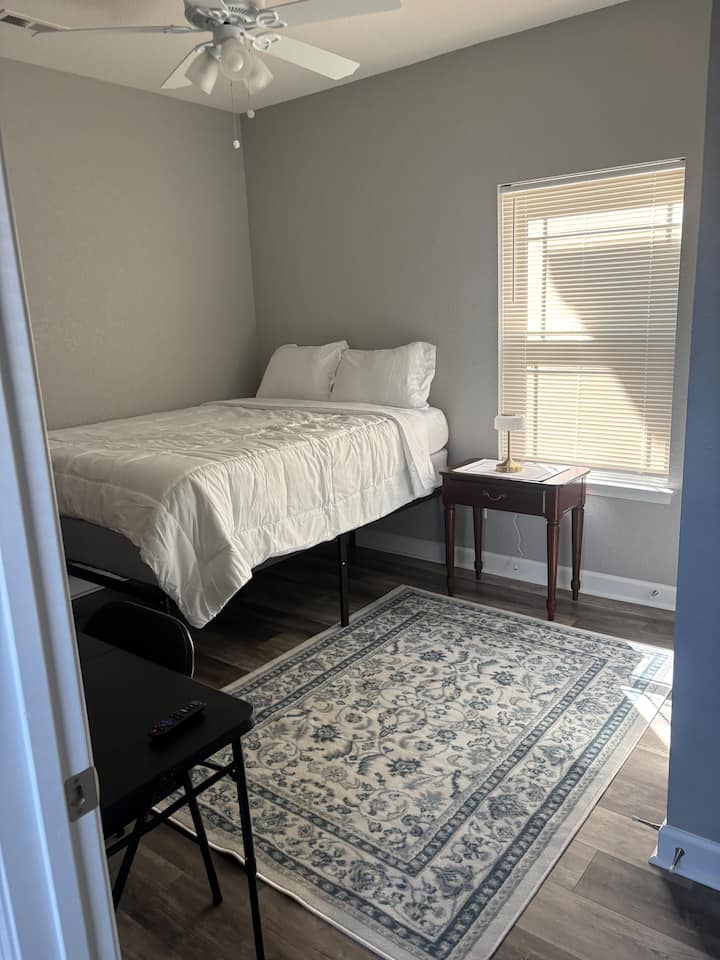 Cozy Furnished First Floor Bedroom In Seaside Area - Hampton, VA