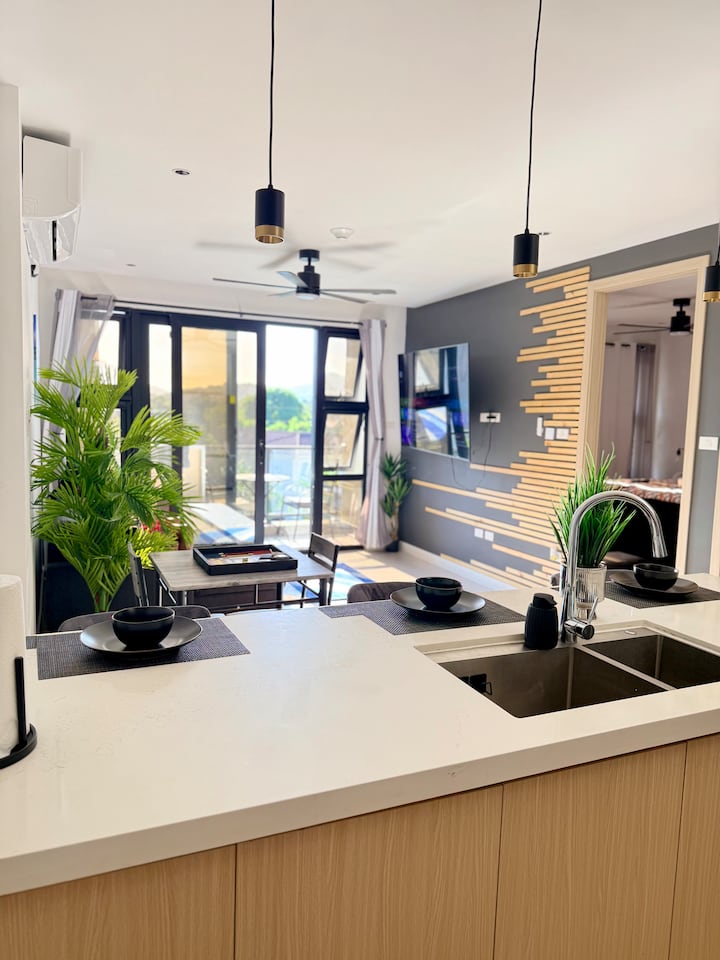 Somerton Escape | Rooftop Pool | Balcony - Kingston