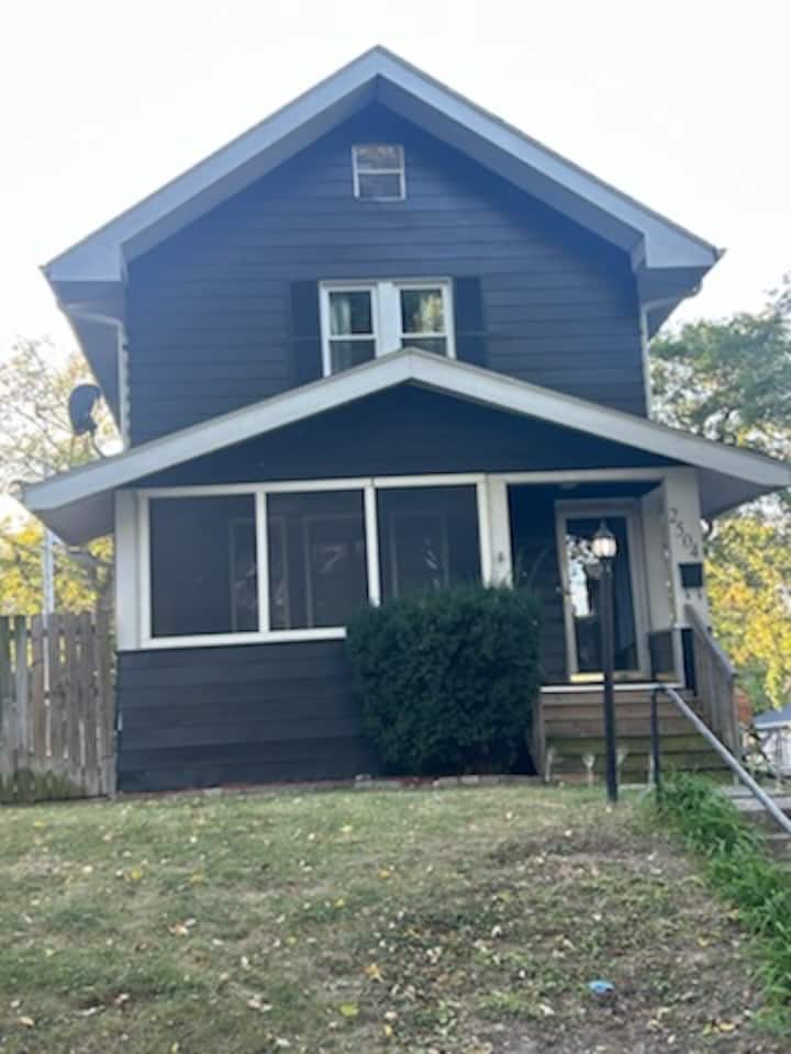 Hollow Hill House - Davenport, IA