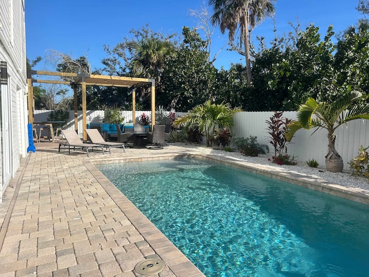 Entire Villa Nature View-heated Pool/block To Sand - Fort Myers Beach, FL