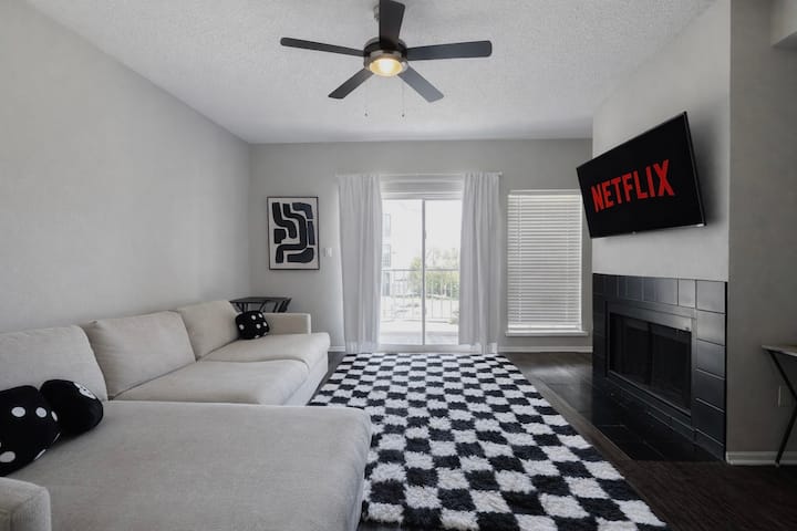 Dfw Townhome W/ Garage Access 15 Min From Airport - Bedford, TX