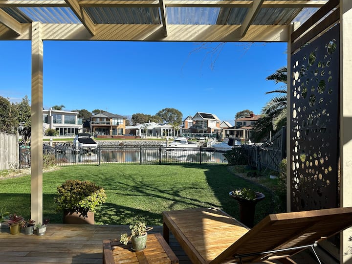 Lake View Island Home In Patterson Lakes - Mordialloc