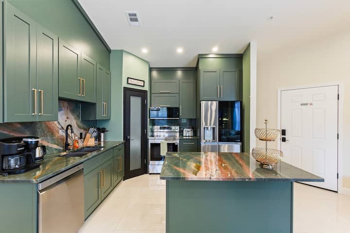 Avalon Clearwater-emerald Escape-newly Renovated - Clearwater, FL