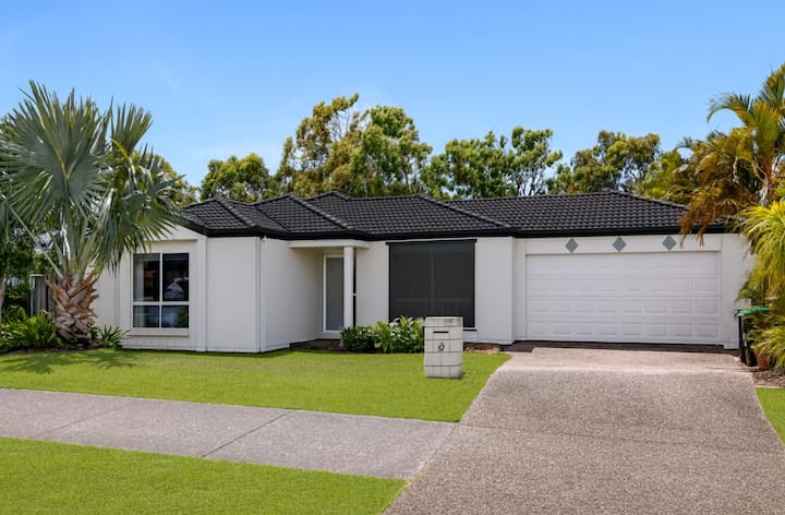 *Special Rate * Family Retreat - Dreamworld, Coomera