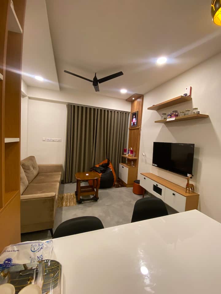 Cozy 1bhk Flat With Gym Near Beach, Kazhakootam - Thiruvananthapuram