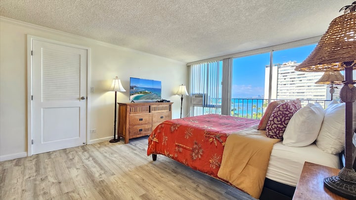 Diamond Head 1 Bedroom Condo Sleeps 4 - Stunning! - Hawaii