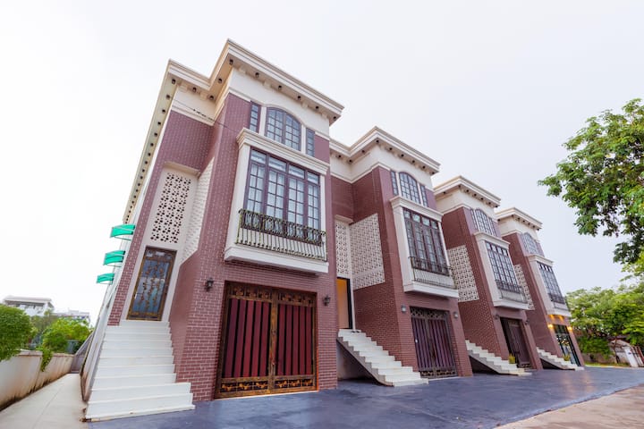 Ban Feuang Fah Luxury Home For Rent In Vientiane - Vientiane