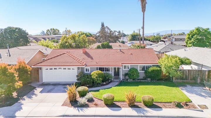 Sunny 3br/2ba Home Near Tech Hqs W/ Bbq&yard - Santa Clara