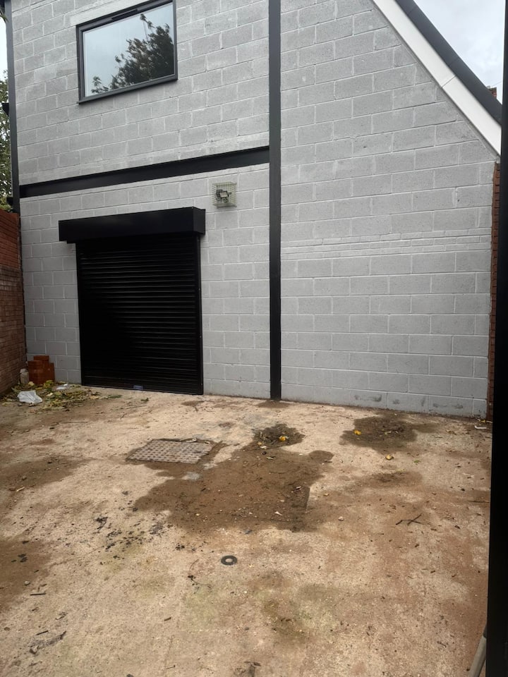 Liverpool Photoshoot & Content Studio Near Centre - Liverpool