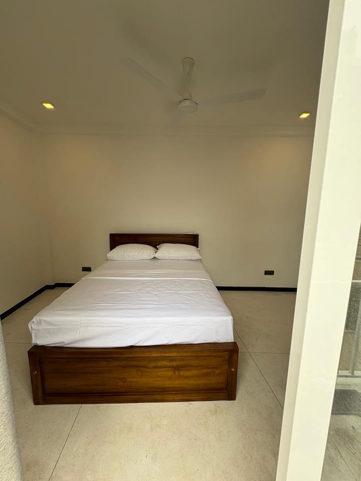 Modern 4-Bedroom Home Near Colombo & BIA Airport - Houses for Rent in ...