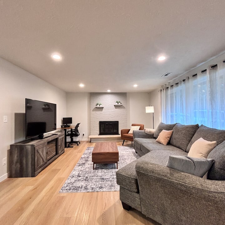 Modern 3br/2ba Home W/ Private Yard Space - Vancouver, WA
