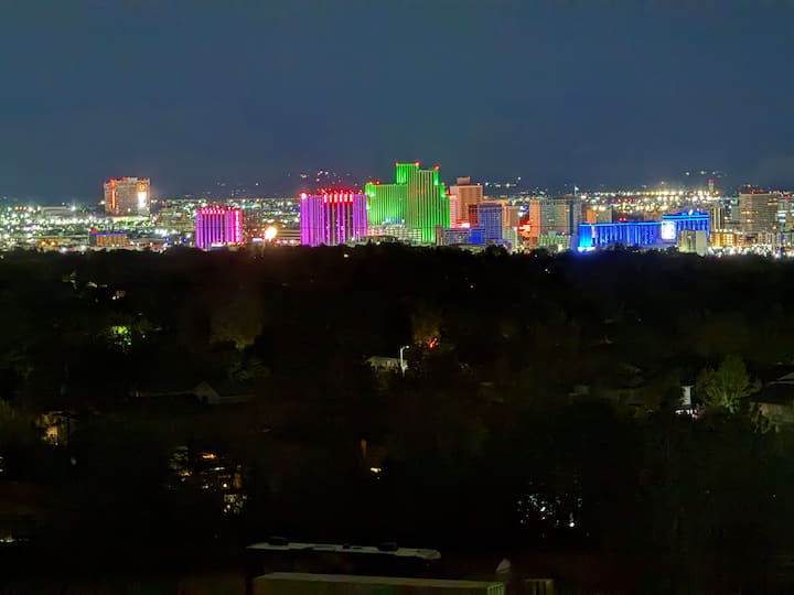 Skyline Downtown View • Near Mt. Rose Skiing - Reno