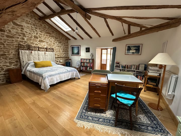 The Little Barn - A ‘Quirky’ Retreat! - Saint-Mathieu