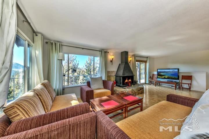 Wonderful Tahoe Retreat! - タホー湖