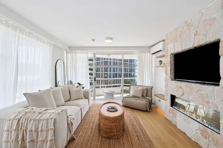 Lookout Palm Beach - Absolute Beachfront + Views - Gold Coast