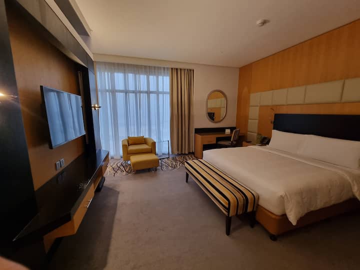 Luxurious 2-bedroom Apartment With Hotel Services - Abu Dhabi