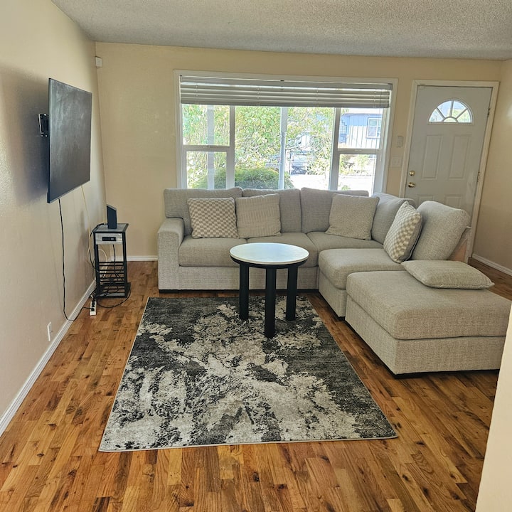 It Is Spacious 4-bedroom House Perfect For Family - Federal Way, WA