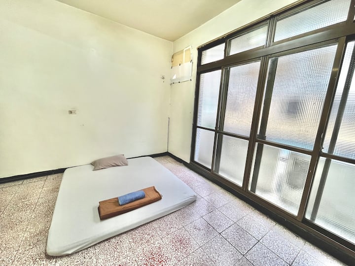 月租 市中心採光超好陽台房Big Room At City Center - Taichung City