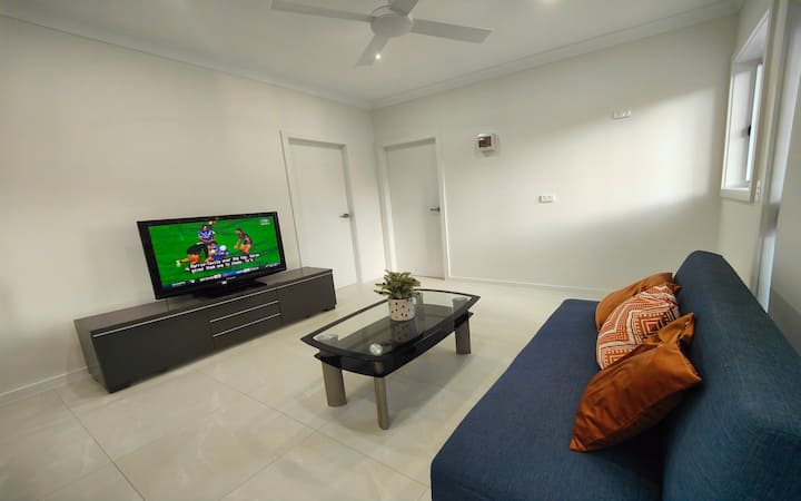 2br New Granny Flat 1 Minute Walk To Everything - Parramatta