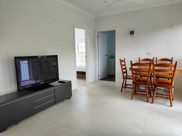 2br New Granny Flat 1 Minute Walk To Everything - Parramatta