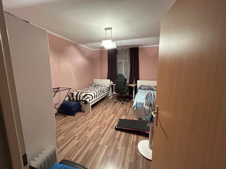 Zwei Zimmer Wohnung In Der Nähe Von Düsseldorf Hbf - Düsseldorf