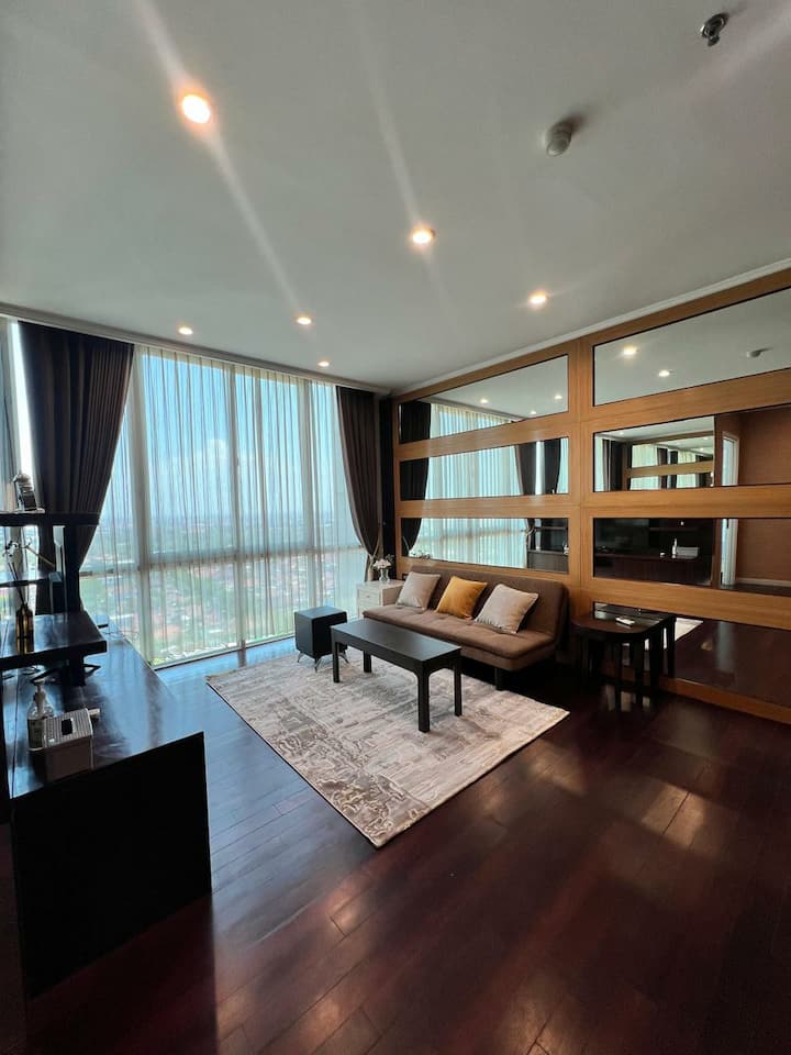 Family Friendly 3br Apartment At Ciputra World - Surabaya