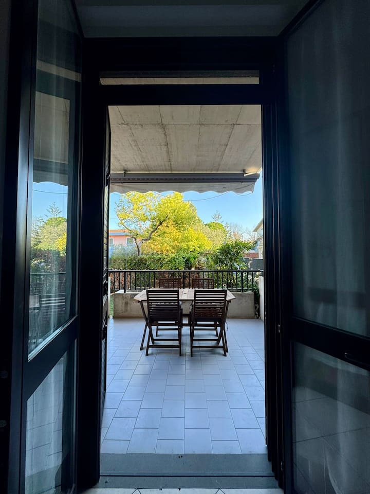 Relax By The Sea With A Private Garden - Васто