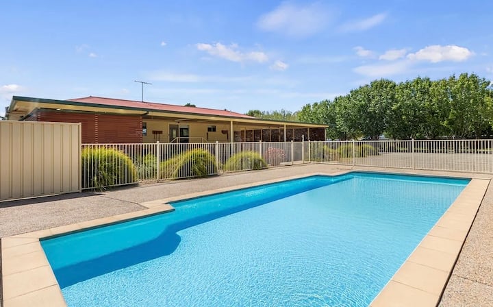 Bundalodge - Poolside Murray River Escape - Bundalong