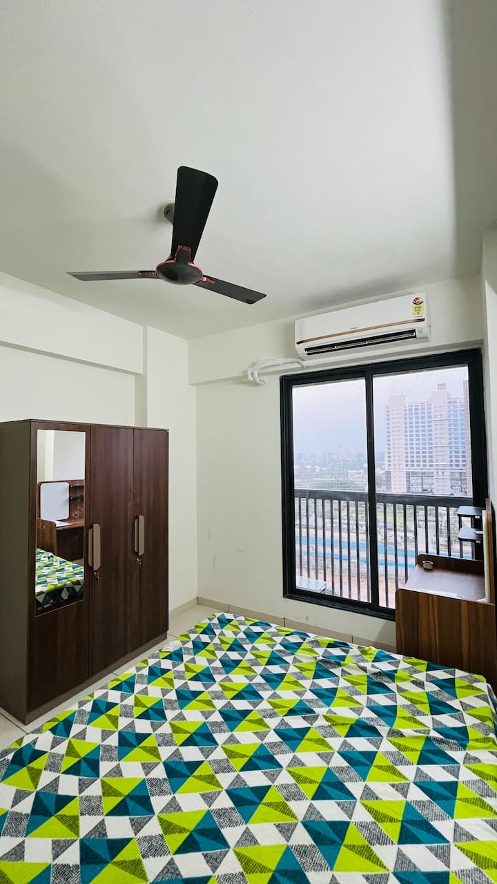 Private 1br With Washroom In 3bhk Apartment - Ahmedabad