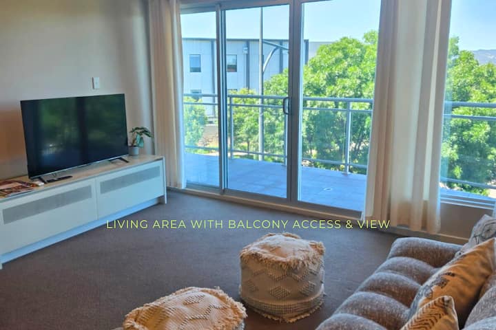 Luxury Apartment With Pool & Gym In Top Location - Adelaide
