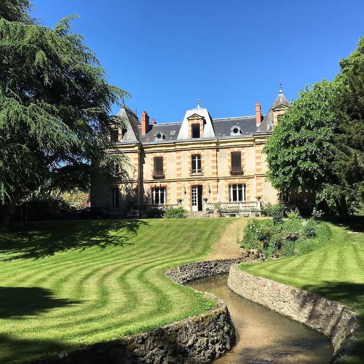 Beau Domaine Familial Au Bord De L'eau - Lieusaint