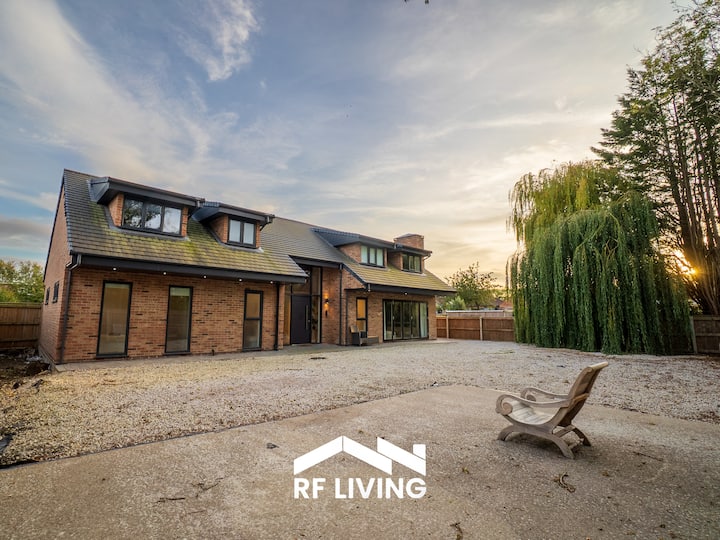 Large 4 Bed | Long Stays Discounted | Free Parking - Cleethorpes