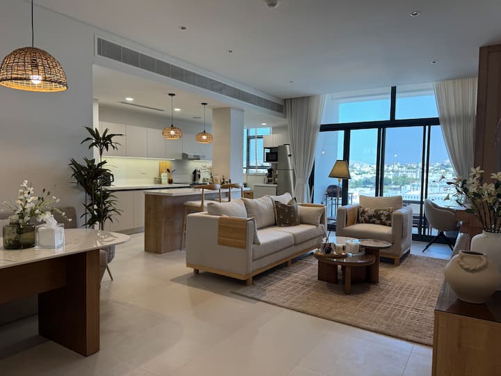 City View, Beach Access. 400 Mbps Internet, Desk - Omán