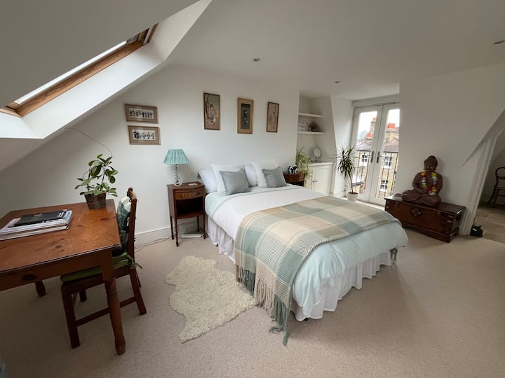 Large En-suite Double With Desk - Chelsea, Londra