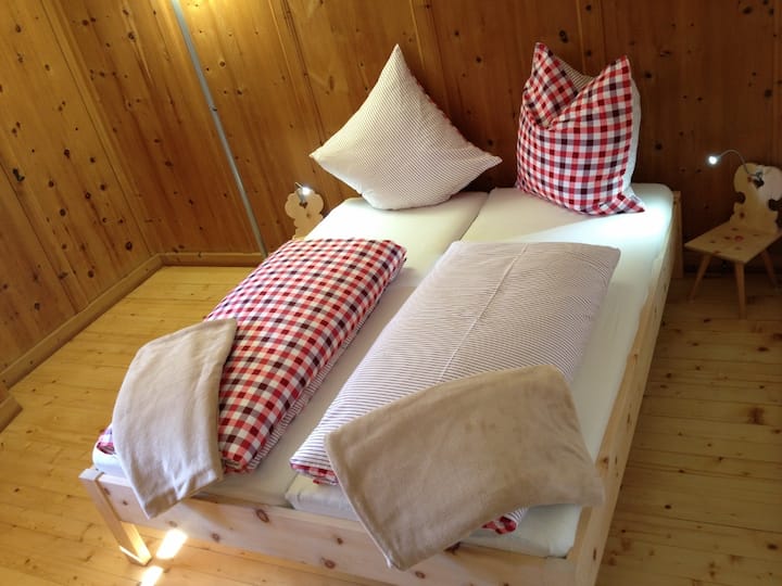 Guarda - Bed & Breakfast - Shared Bathroom - Scuol