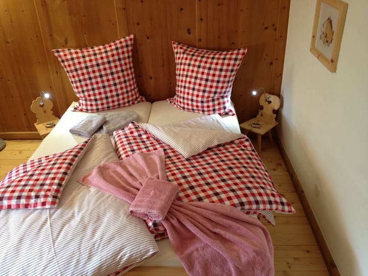 Guarda - Small And Fine Break - Private Bathroom - Canton des Grisons