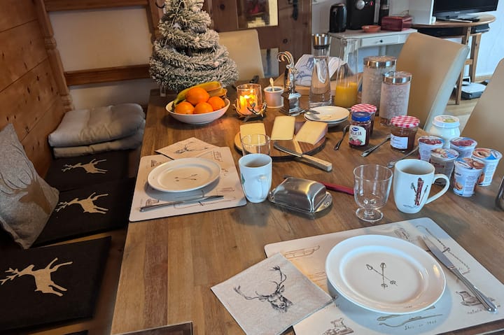 Bed + Breakfast - Guarda - Private Bathroom - Scuol