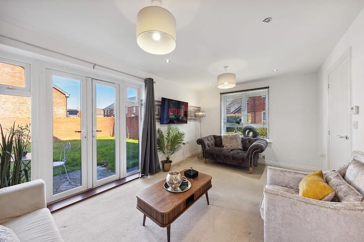The Maidstone Detached Retreat - Maidstone