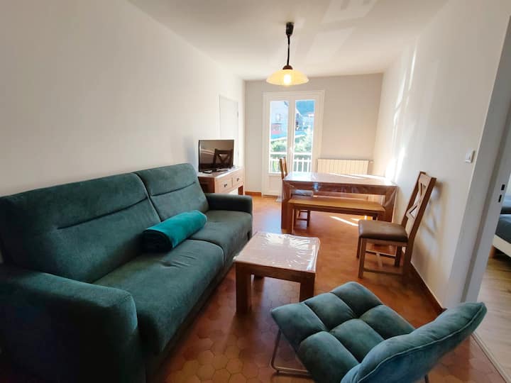 Bel Appartement Avec Balcon Et Superbe Vue - Besse-et-Saint-Anastaise