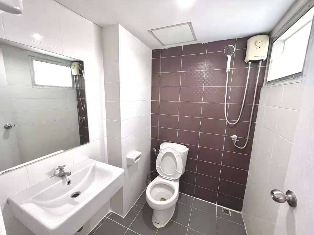 r25 Centre de Nimman # nimman # Maya # the one nimman # Grande chambre, grand balcon, grande ...