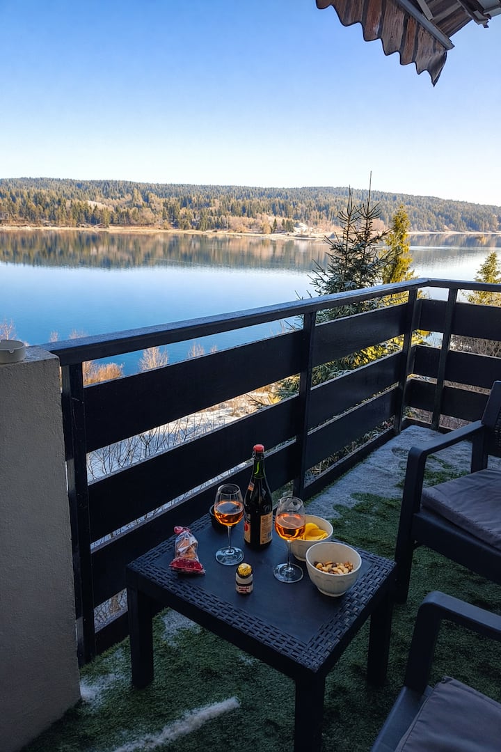 Refuge Du Renard Au Bord Du Lac - Métabief
