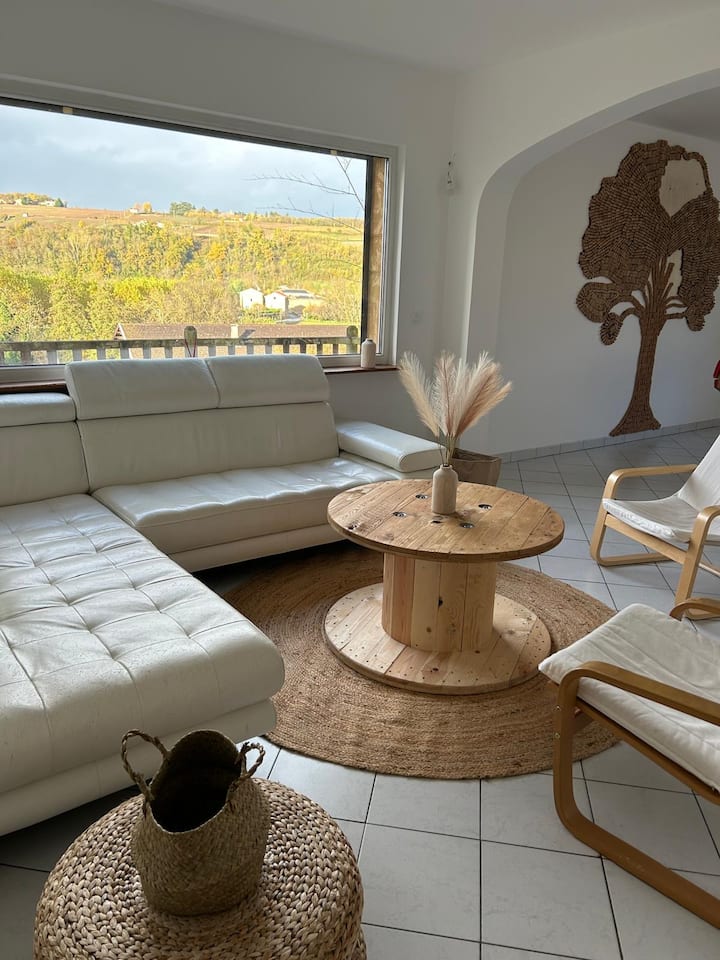 Aux Pertonnières, En Bonne Compagnie. - L'Arbresle