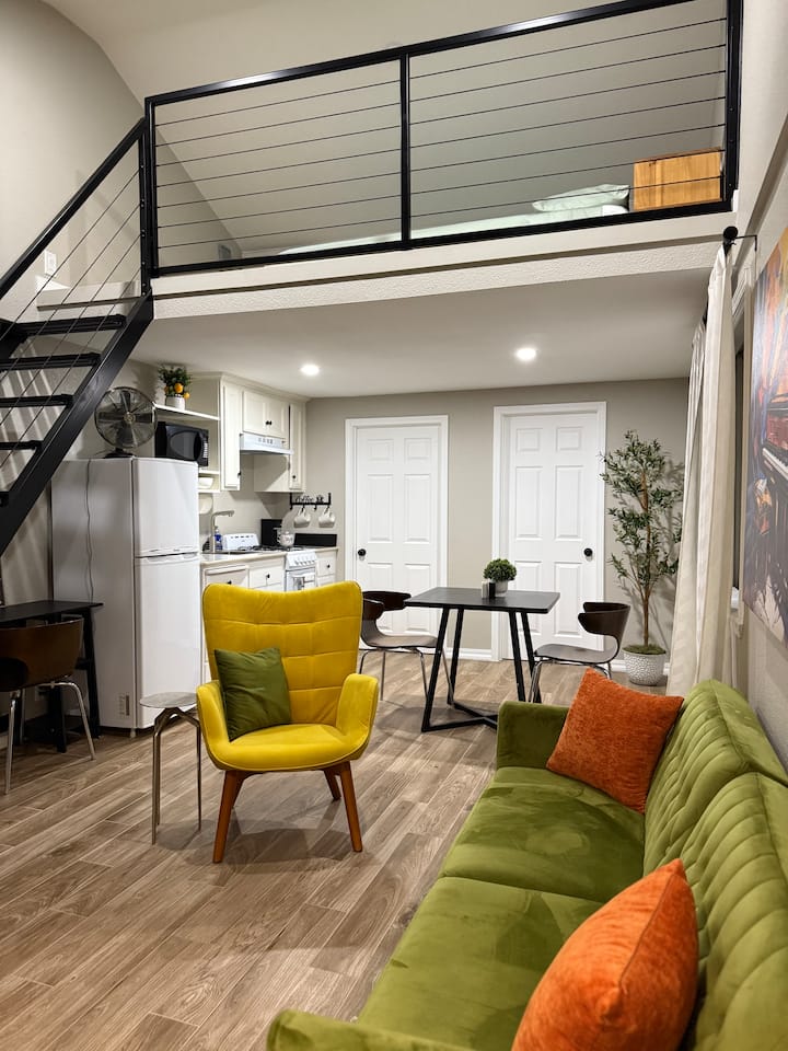 The Cozy Loft Nook - Fresno, CA