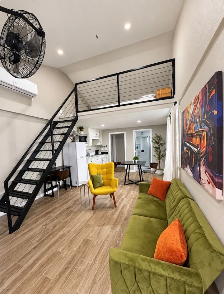 The Cozy Loft Nook - アメリカ フレズノ, CA